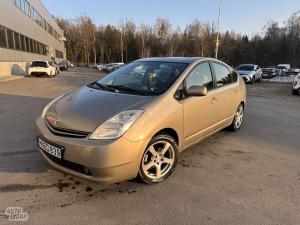 Toyota Prius 2005 Viļņa, ar dzinēja tilpumu 1.50 L un nobraukumu 215 tūkst. km par 3100 €, foto  vietnē AUTOMOTO.COM.LV