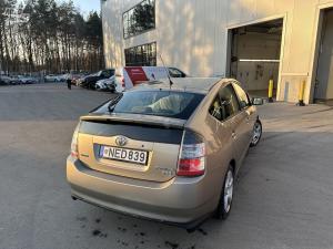 Toyota Prius 2005 Viļņa, ar dzinēja tilpumu 1.50 L un nobraukumu 215 tūkst. km par 3100 €, foto 3 vietnē AUTOMOTO.COM.LV