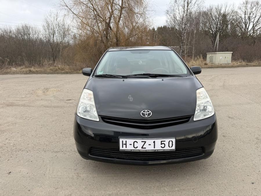 Toyota Prius 2005 in Kaunas, with an engine capacity of 1.50 L and mileage of 283 thousand km for 2750 €, photo 3 on AUTOMOTO.COM.LV