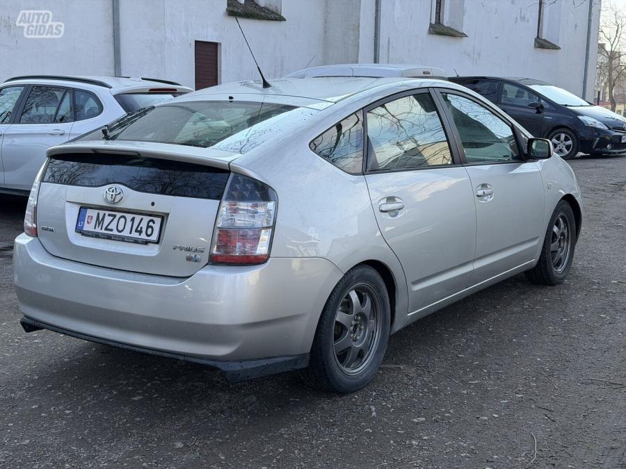 Toyota Prius 2005 Kelmė, ar dzinēja tilpumu 1.50 L un nobraukumu 220 tūkst. km par 3550 €, foto 3 vietnē AUTOMOTO.COM.LV