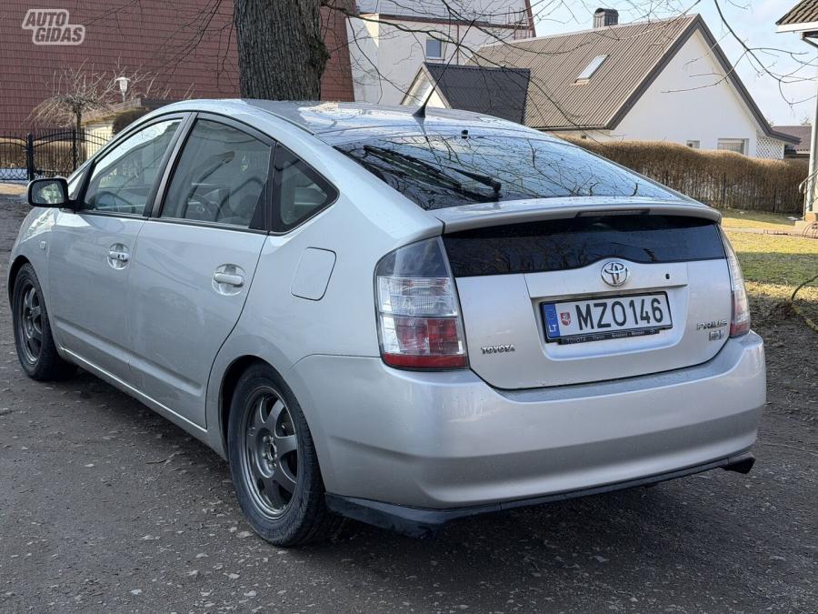 Toyota Prius 2005 in Kelme, with an engine capacity of 1.50 L and mileage of 220 thousand km for 3550 €, photo 2 on AUTOMOTO.COM.LV