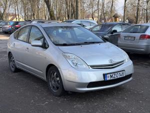 Toyota Prius 2005 in Kelme, with an engine capacity of 1.50 L and mileage of 220 thousand km for 3550 €, photo 4 on AUTOMOTO.COM.LV