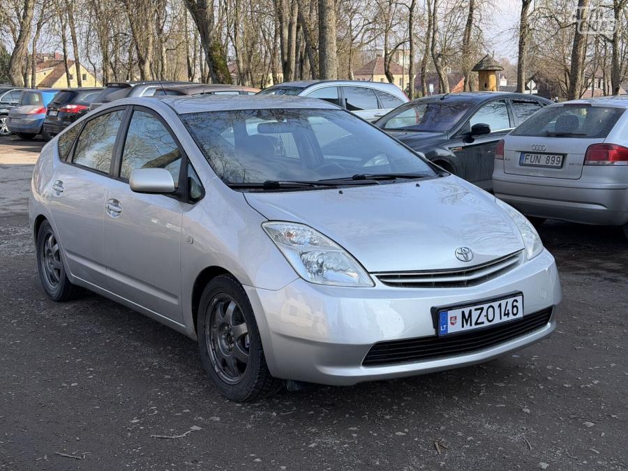 Toyota Prius 2005 in Kelme, with an engine capacity of 1.50 L and mileage of 220 thousand km for 3550 €, photo 4 on AUTOMOTO.COM.LV