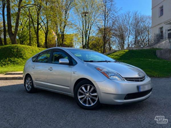 Toyota Prius 2005 in Kretinga, with an engine capacity of 1.50 L and mileage of 257 thousand km for 3200 €, photo 1 on AUTOMOTO.COM.LV