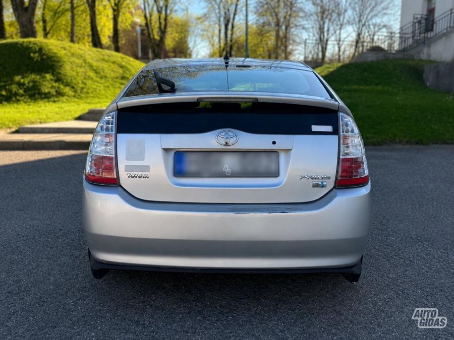 Toyota Prius 2005 in Kretinga, with an engine capacity of 1.50 L and mileage of 257 thousand km for 3200 €, photo 5 on AUTOMOTO.COM.LV
