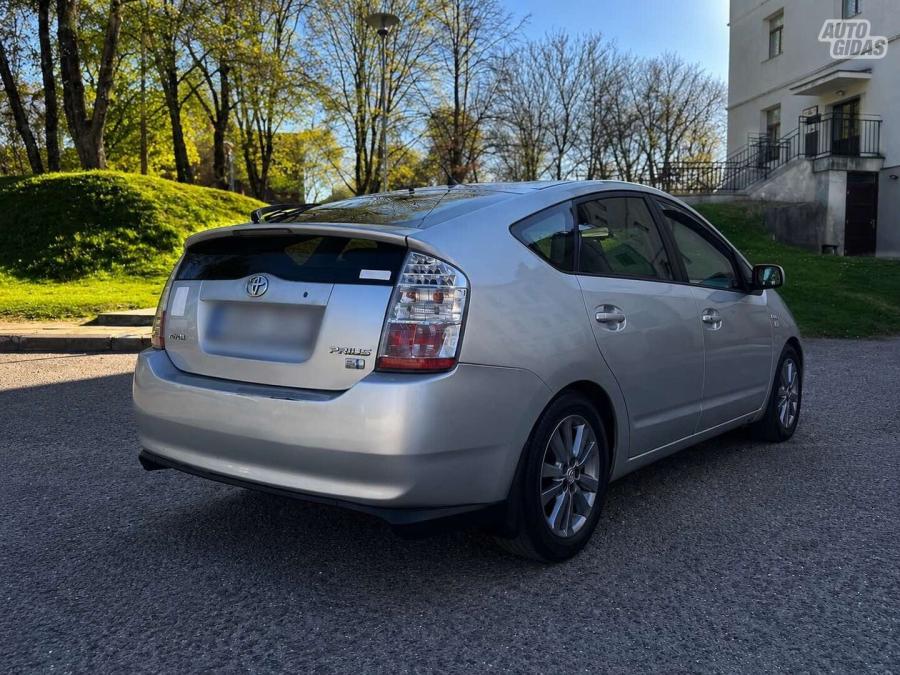 Toyota Prius 2005 in Kretinga, with an engine capacity of 1.50 L and mileage of 257 thousand km for 3200 €, photo 6 on AUTOMOTO.COM.LV