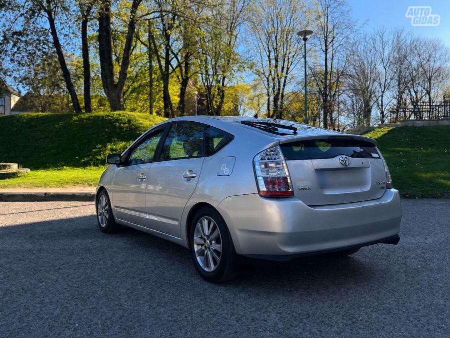 Toyota Prius 2005 in Kretinga, with an engine capacity of 1.50 L and mileage of 257 thousand km for 3200 €, photo 21 on AUTOMOTO.COM.LV