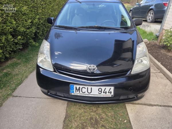 Toyota Prius 2005 in Vilnius, with an engine capacity of 1.50 L and mileage of 350 thousand km for 3550 €, photo 2 on AUTOMOTO.COM.LV