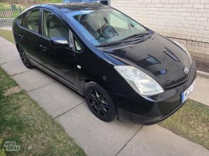 Toyota Prius 2005 in Vilnius, with an engine capacity of 1.50 L and mileage of 350 thousand km for 3550 €, photo 4 on AUTOMOTO.COM.LV