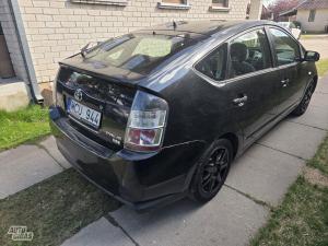 Toyota Prius 2005 in Vilnius, with an engine capacity of 1.50 L and mileage of 350 thousand km for 3550 €, photo 5 on AUTOMOTO.COM.LV