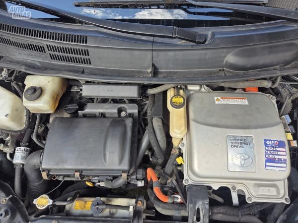 Toyota Prius 2005 in Vilnius, with an engine capacity of 1.50 L and mileage of 350 thousand km for 3550 €, photo 9 on AUTOMOTO.COM.LV