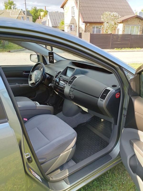 Toyota Prius 2005 Kelmė, ar dzinēja tilpumu 1.50 L un nobraukumu 370 tūkst. km par 3000 €, foto 3 vietnē AUTOMOTO.COM.LV