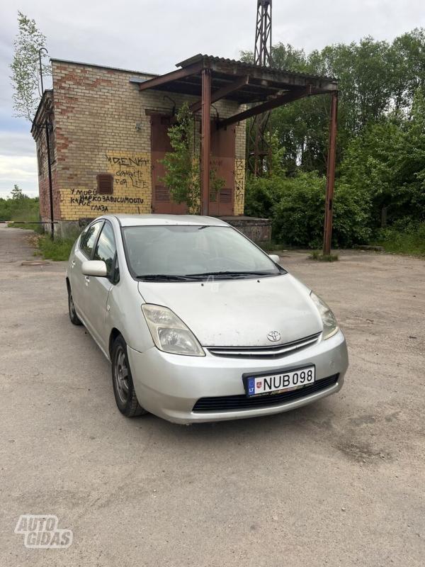 Toyota Prius 2005 Viļņa, ar dzinēja tilpumu 1.50 L un nobraukumu 126 tūkst. km par 1450 €, foto 1 vietnē AUTOMOTO.COM.LV