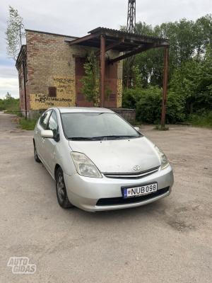 Toyota Prius 2005 Viļņa, ar dzinēja tilpumu 1.50 L un nobraukumu 126 tūkst. km par 1450 €, foto  vietnē AUTOMOTO.COM.LV