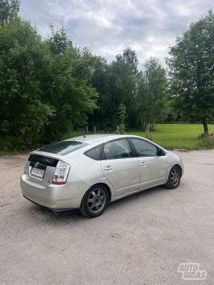 Toyota Prius 2005 Viļņa, ar dzinēja tilpumu 1.50 L un nobraukumu 126 tūkst. km par 1450 €, foto 3 vietnē AUTOMOTO.COM.LV