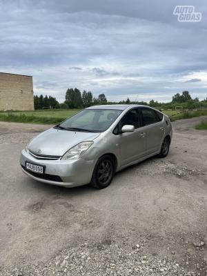 Toyota Prius 2005 Viļņa, ar dzinēja tilpumu 1.50 L un nobraukumu 126 tūkst. km par 1450 €, foto 5 vietnē AUTOMOTO.COM.LV