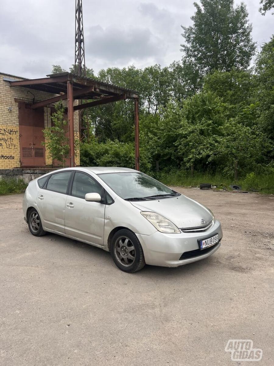 Toyota Prius 2005 Viļņa, ar dzinēja tilpumu 1.50 L un nobraukumu 126 tūkst. km par 1450 €, foto 9 vietnē AUTOMOTO.COM.LV