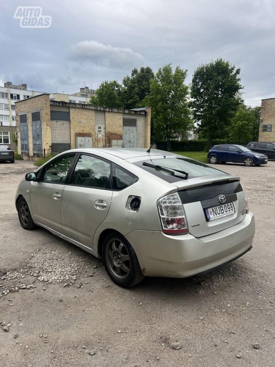 Toyota Prius 2005 Viļņa, ar dzinēja tilpumu 1.50 L un nobraukumu 126 tūkst. km par 1450 €, foto 10 vietnē AUTOMOTO.COM.LV