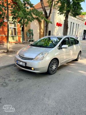 Toyota Prius 2005 in Vilnius, with an engine capacity of 1.50 L and mileage of 250 thousand km for 3900 €, photo 6 on AUTOMOTO.COM.LV