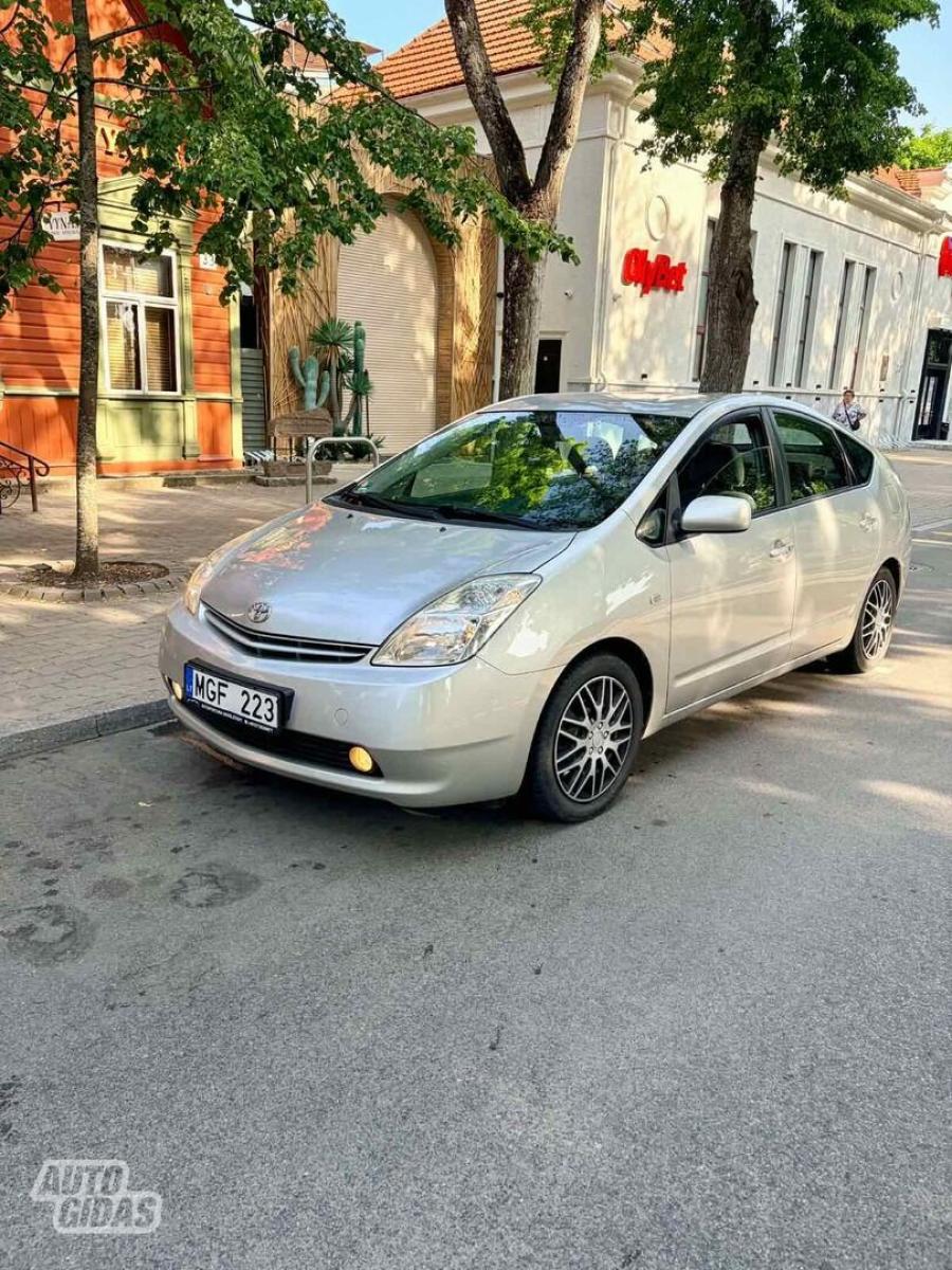 Toyota Prius 2005 in Vilnius, with an engine capacity of 1.50 L and mileage of 250 thousand km for 3900 €, photo 6 on AUTOMOTO.COM.LV