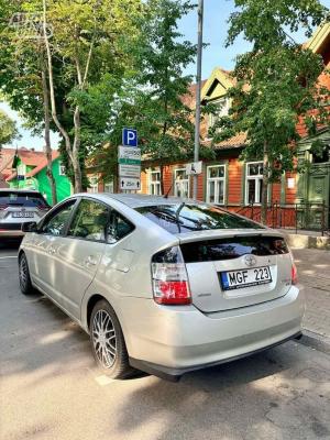 Toyota Prius 2005 in Vilnius, with an engine capacity of 1.50 L and mileage of 250 thousand km for 3900 €, photo 7 on AUTOMOTO.COM.LV