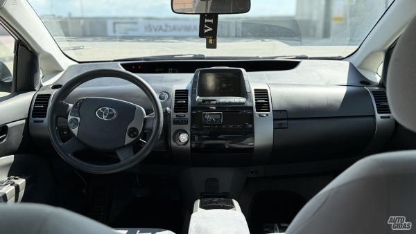 Toyota Prius 2005 Viļņa, ar dzinēja tilpumu 1.50 L un nobraukumu 350 tūkst. km par 2800 €, foto 7 vietnē AUTOMOTO.COM.LV