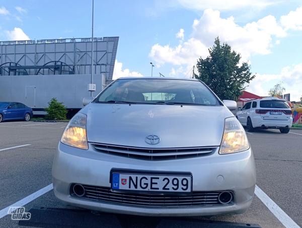 Toyota Prius 2005 in Vilnius, with an engine capacity of 1.50 L and mileage of 320 thousand km for 3500 €, photo 7 on AUTOMOTO.COM.LV