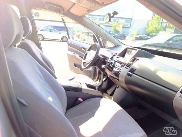 Toyota Prius 2005 in Vilnius, with an engine capacity of 1.50 L and mileage of 320 thousand km for 3500 €, photo 9 on AUTOMOTO.COM.LV