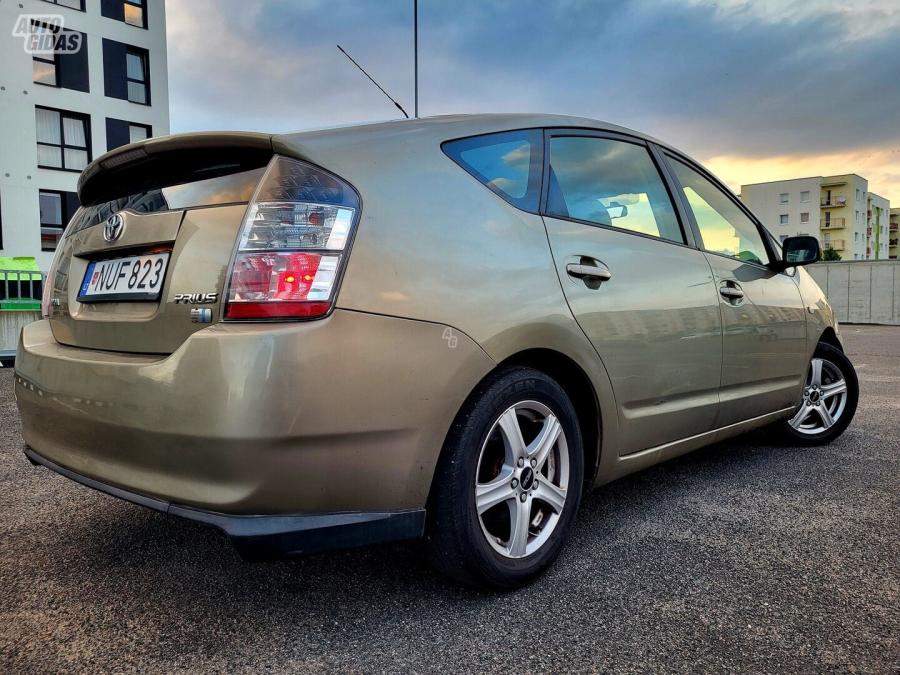 Toyota Prius 2005 Viļņa, ar dzinēja tilpumu 1.50 L un nobraukumu 325 tūkst. km par 2650 €, foto 7 vietnē AUTOMOTO.COM.LV