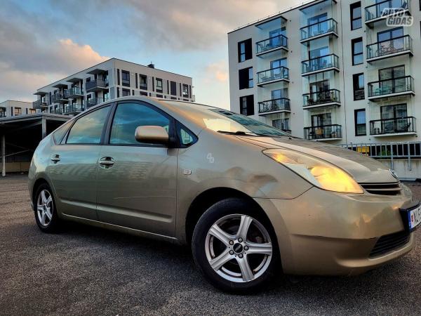 Toyota Prius 2005 Viļņa, ar dzinēja tilpumu 1.50 L un nobraukumu 325 tūkst. km par 2650 €, foto 10 vietnē AUTOMOTO.COM.LV