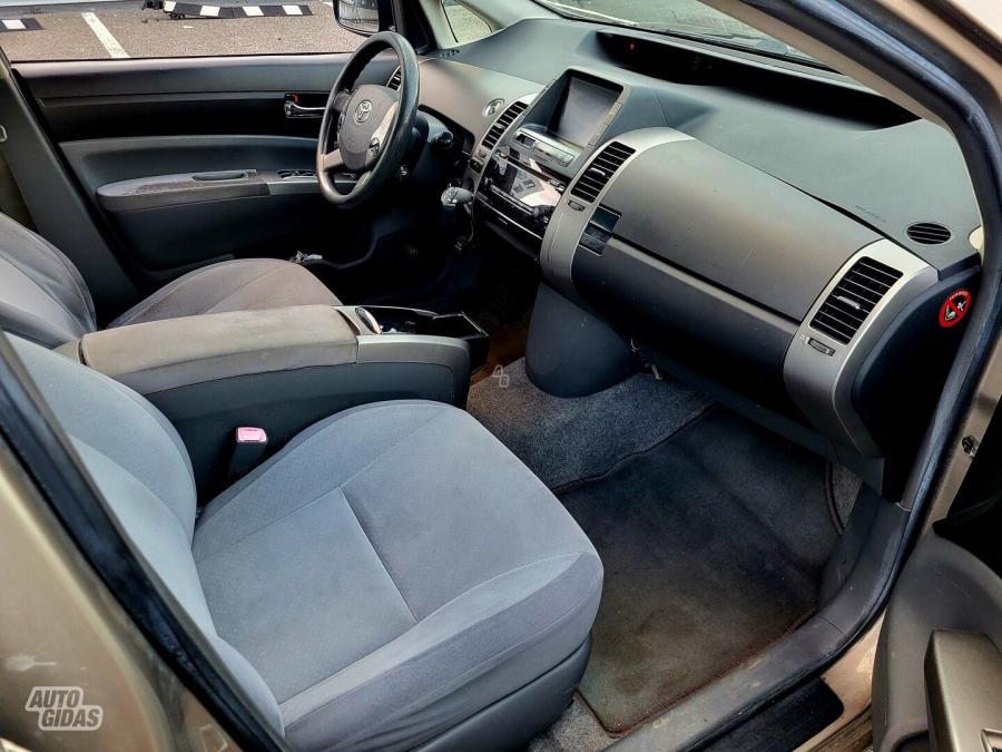 Toyota Prius 2005 Viļņa, ar dzinēja tilpumu 1.50 L un nobraukumu 325 tūkst. km par 2650 €, foto 14 vietnē AUTOMOTO.COM.LV