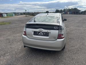 Toyota Prius 2005 in Vilnius, with an engine capacity of 1.50 L and mileage of 190 thousand km for 2450 €, photo 9 on AUTOMOTO.COM.LV