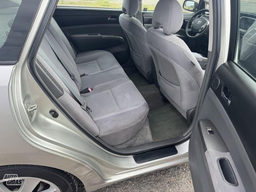 Toyota Prius 2005 in Vilnius, with an engine capacity of 1.50 L and mileage of 190 thousand km for 2450 €, photo 10 on AUTOMOTO.COM.LV
