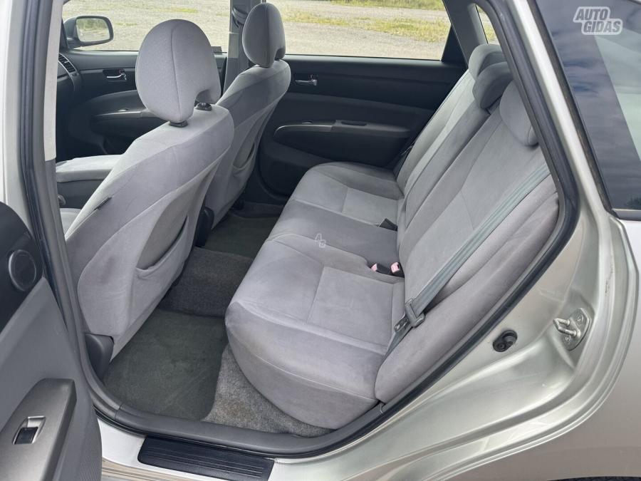 Toyota Prius 2005 in Vilnius, with an engine capacity of 1.50 L and mileage of 190 thousand km for 2450 €, photo 12 on AUTOMOTO.COM.LV