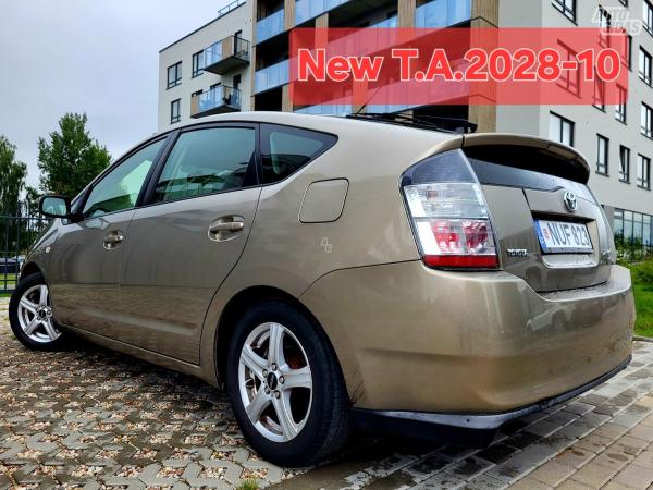 Toyota Prius 2005 Viļņa, ar dzinēja tilpumu 1.50 L un nobraukumu 310 tūkst. km par 3250 €, foto 1 vietnē AUTOMOTO.COM.LV