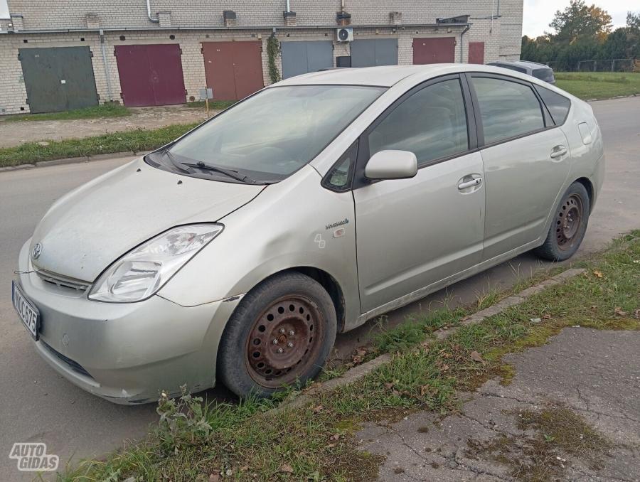Toyota Prius 2005 Kauņa, ar dzinēja tilpumu 1.50 L un nobraukumu 422 tūkst. km par 950 €, foto 1 vietnē AUTOMOTO.COM.LV