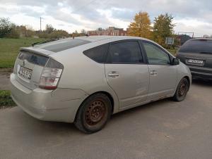 Toyota Prius 2005 Kauņa, ar dzinēja tilpumu 1.50 L un nobraukumu 422 tūkst. km par 950 €, foto 3 vietnē AUTOMOTO.COM.LV