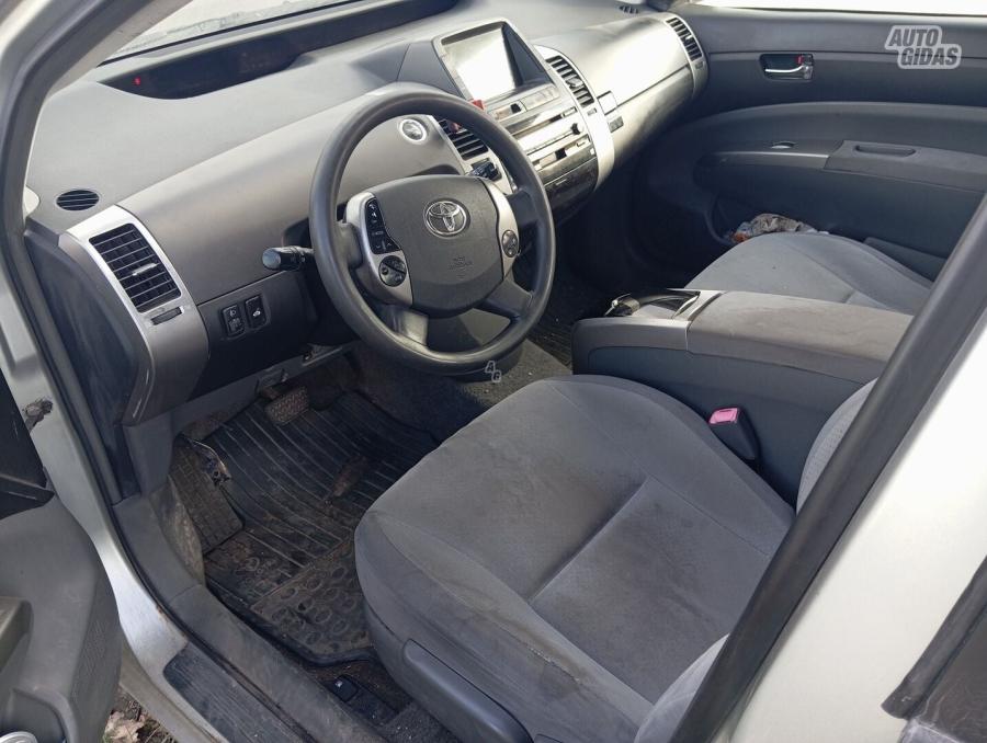 Toyota Prius 2005 Kauņa, ar dzinēja tilpumu 1.50 L un nobraukumu 422 tūkst. km par 950 €, foto 9 vietnē AUTOMOTO.COM.LV