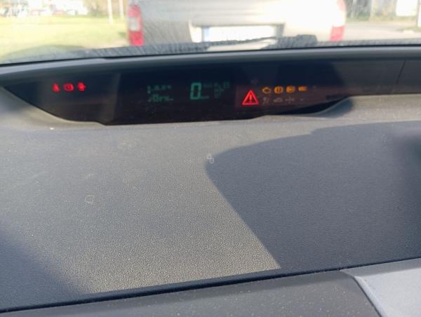 Toyota Prius 2005 in Kaunas, with an engine capacity of 1.50 L and mileage of 422 thousand km for 950 €, photo 11 on AUTOMOTO.COM.LV