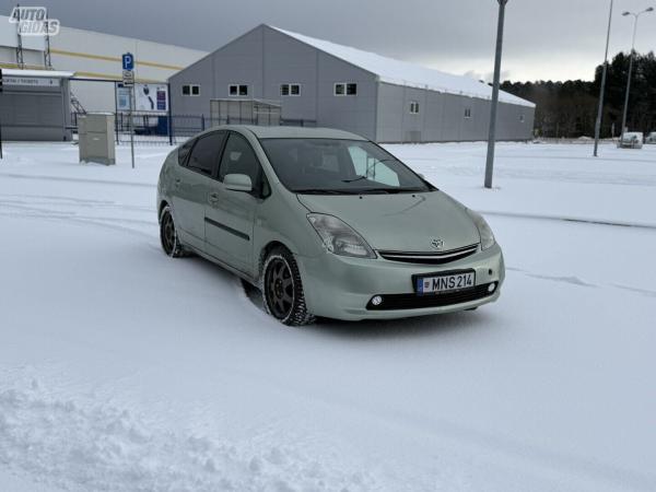 Toyota Prius 2006 Viļņa, ar dzinēja tilpumu 1.50 L un nobraukumu 370 tūkst. km par 2500 €, foto 2 vietnē AUTOMOTO.COM.LV