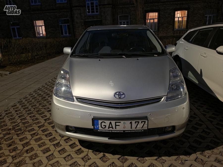 Toyota Prius 2006 in Vilnius, with an engine capacity of 1.50 L and mileage of 315 thousand km for 3800 €, photo 1 on AUTOMOTO.COM.LV