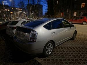 Toyota Prius 2006 in Vilnius, with an engine capacity of 1.50 L and mileage of 315 thousand km for 3800 €, photo 3 on AUTOMOTO.COM.LV