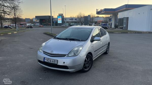 Toyota Prius 2006 Viļņa, ar dzinēja tilpumu 1.50 L un nobraukumu 473 tūkst. km par 2100 €, foto 1 vietnē AUTOMOTO.COM.LV