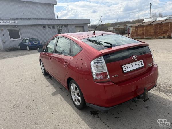 Toyota Prius 2006 in Kaunas, with an engine capacity of 1.50 L and mileage of 294 thousand km for 3450 €, photo 2 on AUTOMOTO.COM.LV