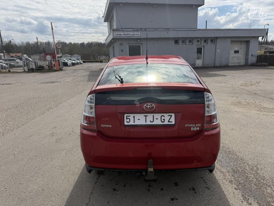 Toyota Prius 2006 in Kaunas, with an engine capacity of 1.50 L and mileage of 294 thousand km for 3450 €, photo 4 on AUTOMOTO.COM.LV