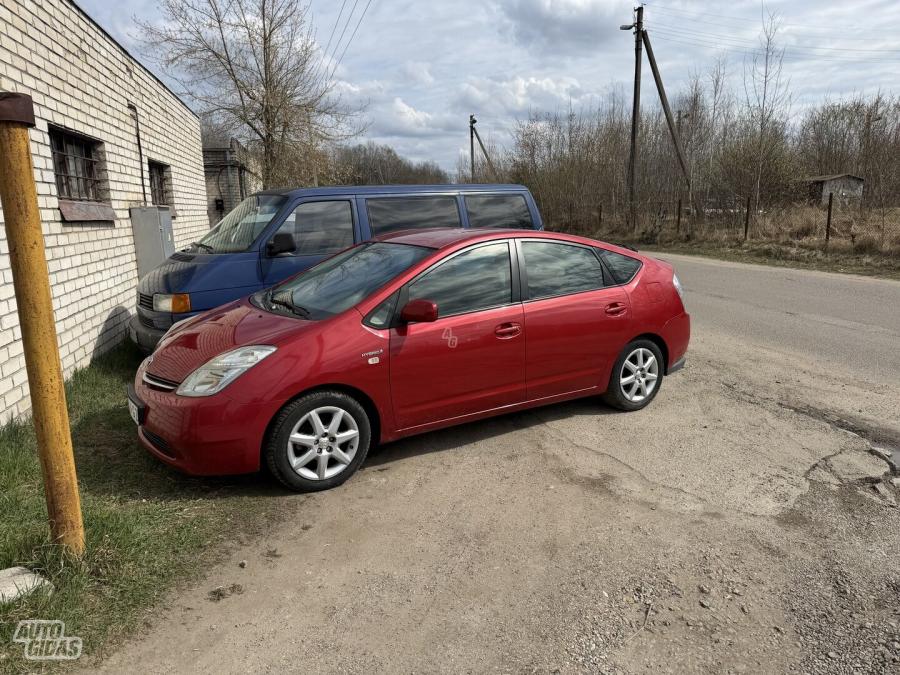 Toyota Prius 2006 in Kaunas, with an engine capacity of 1.50 L and mileage of 294 thousand km for 3250 €, photo 9 on AUTOMOTO.COM.LV