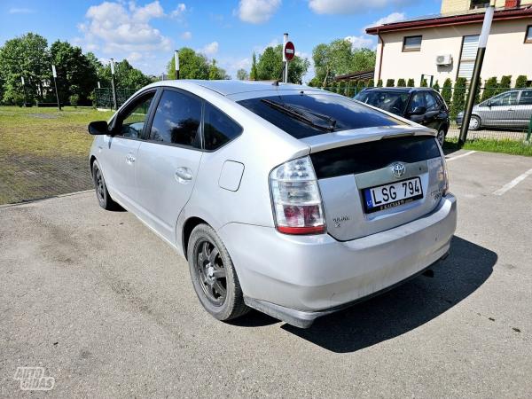 Toyota Prius 2006 in Kaunas, with an engine capacity of 1.50 L and mileage of 387 thousand km for 1400 €, photo 4 on AUTOMOTO.COM.LV