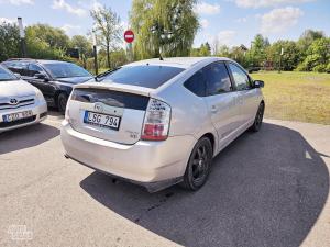 Toyota Prius 2006 in Kaunas, with an engine capacity of 1.50 L and mileage of 387 thousand km for 1400 €, photo 6 on AUTOMOTO.COM.LV