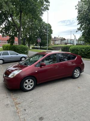 Toyota Prius 2006 in Vilnius, with an engine capacity of 1.50 L and mileage of 300 thousand km for 1950 €, photo 6 on AUTOMOTO.COM.LV