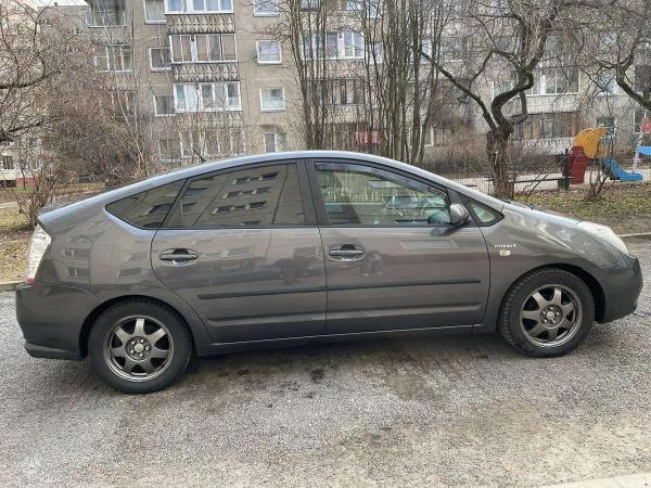 Тойота Приус 2006 в Вильнюс, объемом двигателя 1.50 л и пробегом 300 тыс. км за 2990 €, фото 5 на AUTOMOTO.COM.LV